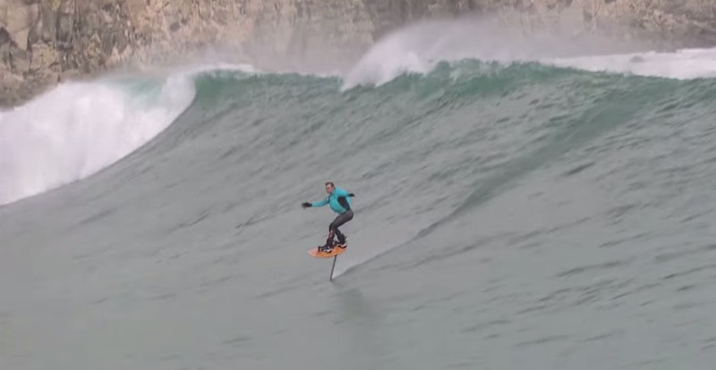 Laird Hamilton e il foil board a Raglan - 4ActionSport