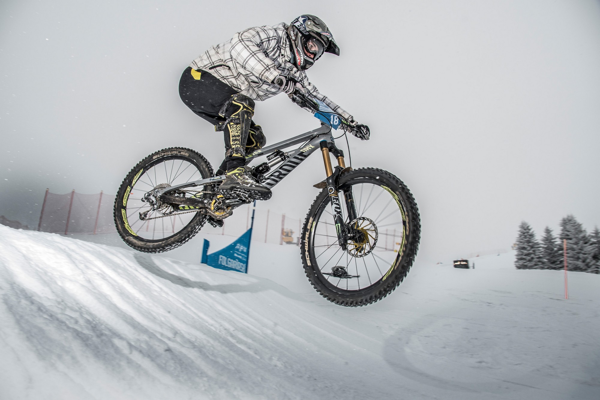 Prima edizione di Boardercross Bike Race all'Alpe Cimbra