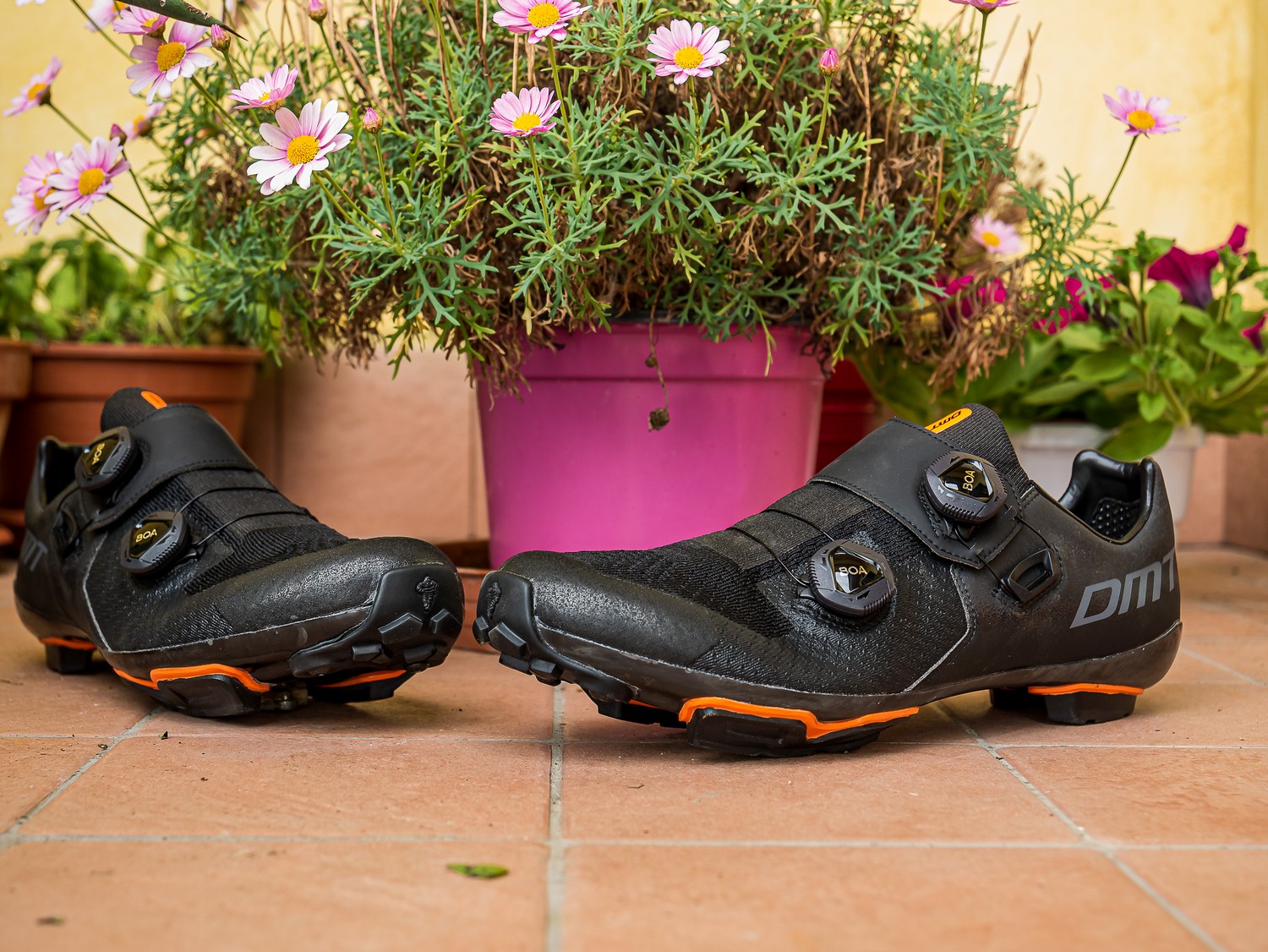 DMT MH1, il test delle scarpe MTB con tomaia ibrida - 4ActionSport