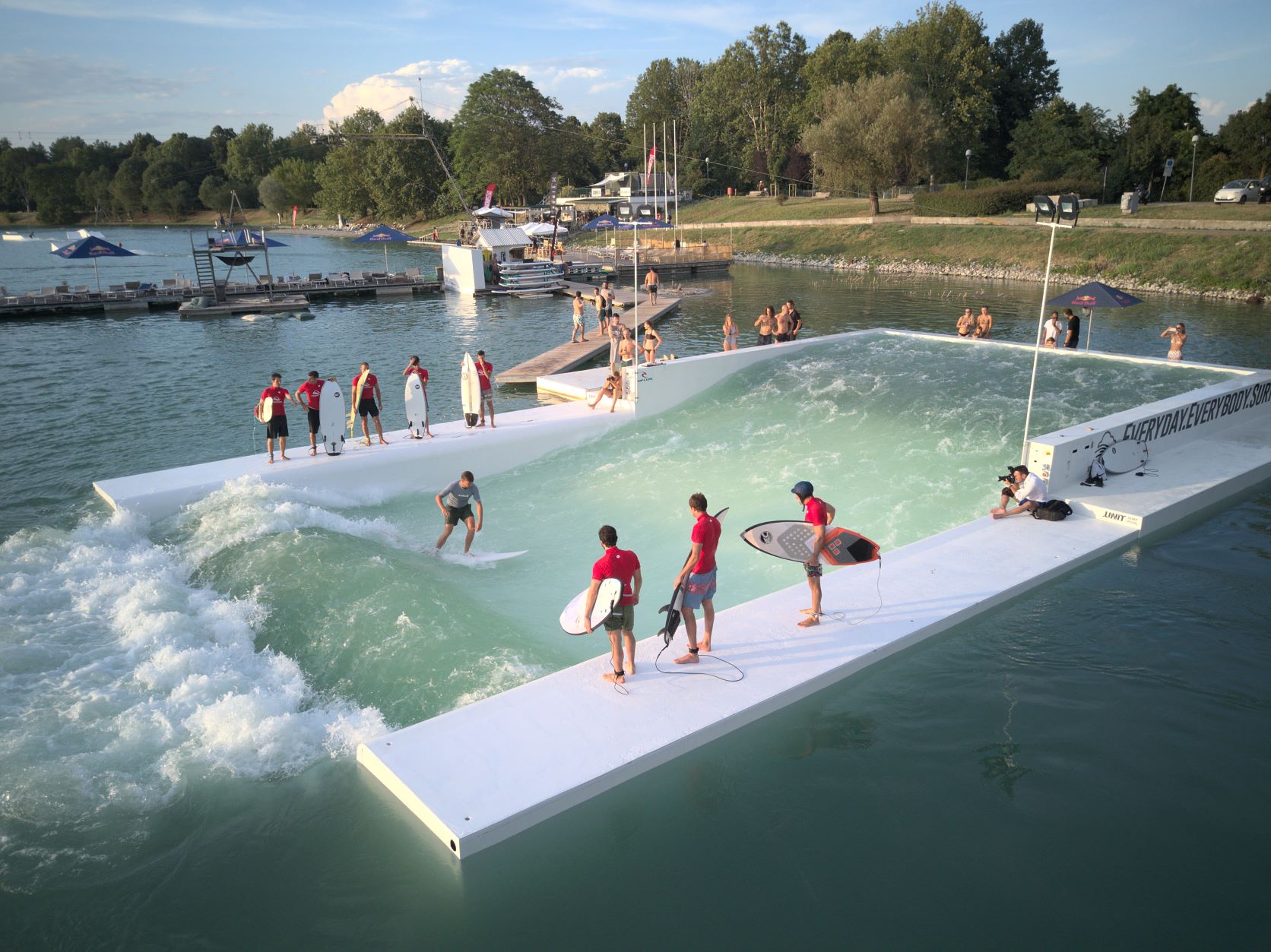 Wakeparadise da il via alla Surf season di Milano - 4ActionSport