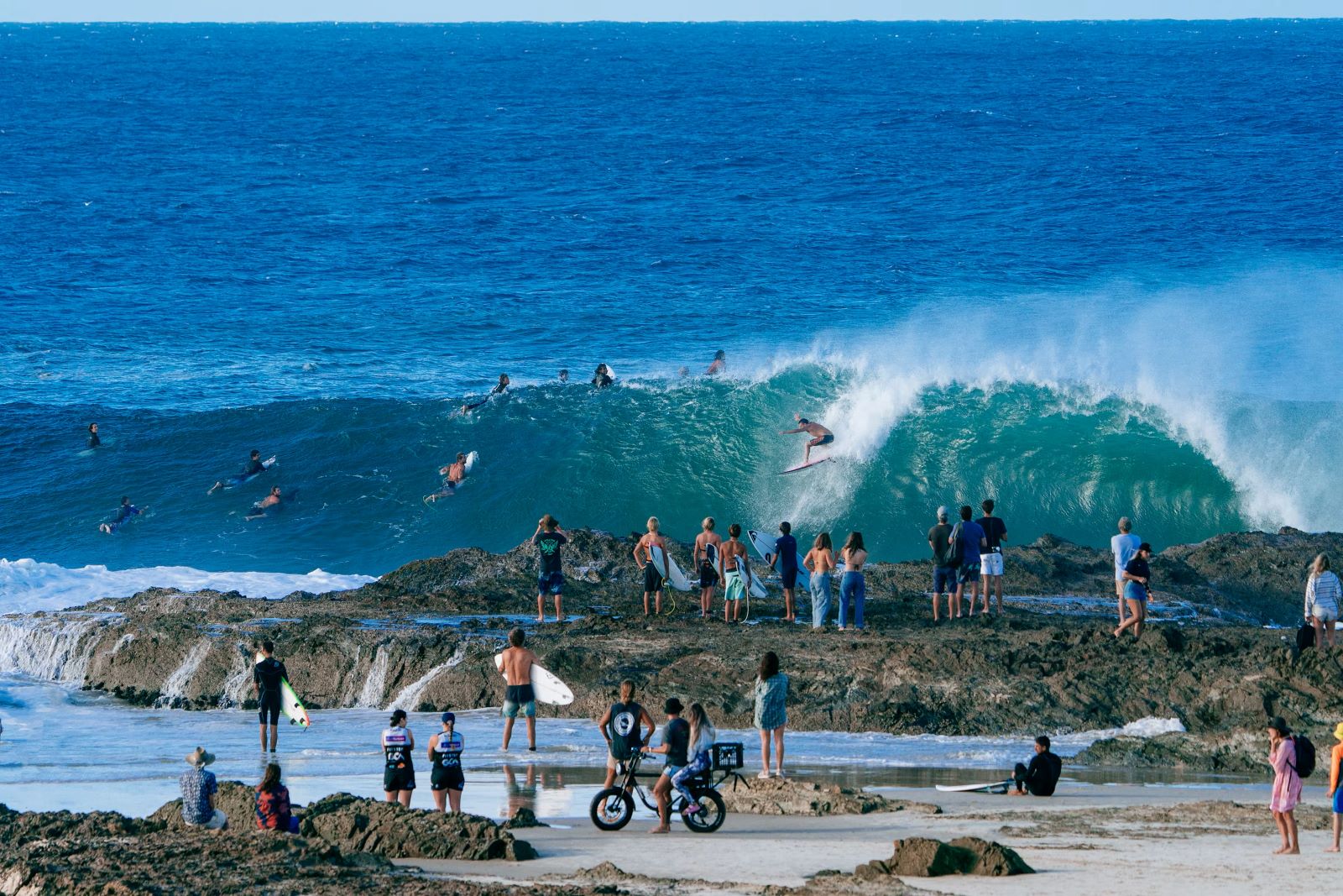 Video: Mick Fanning, Kelly Slater & friends surfano un epico Snapper ...