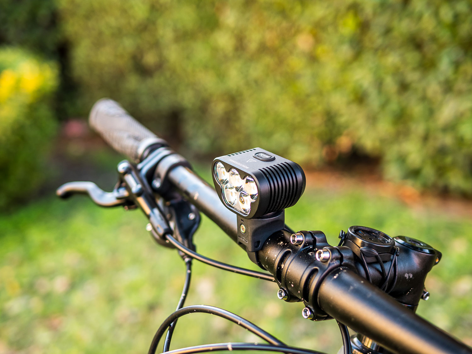 Magicshine Monteer 3500S luci da MTB in test - 4ActionSport