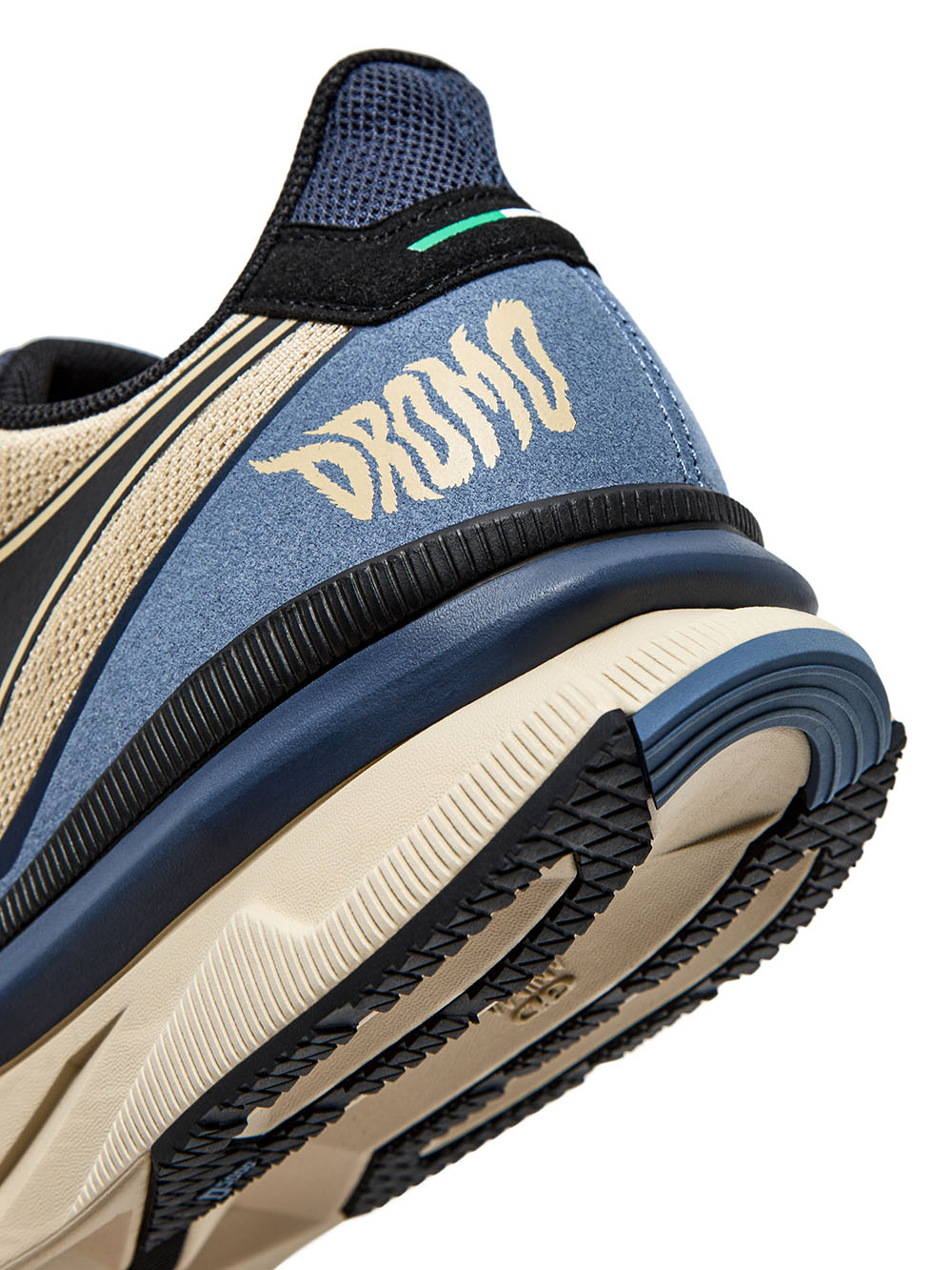DROMO X DIADORA V7000, nasce DROMO V7000 - 4ActionSport
